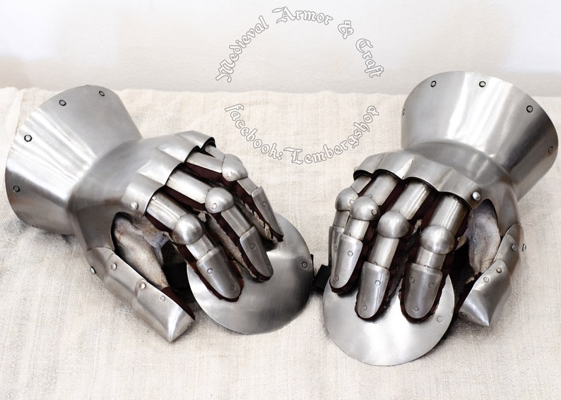 Medieval Hourglass Gauntlets With Extra Protected Thumb for 14th ...