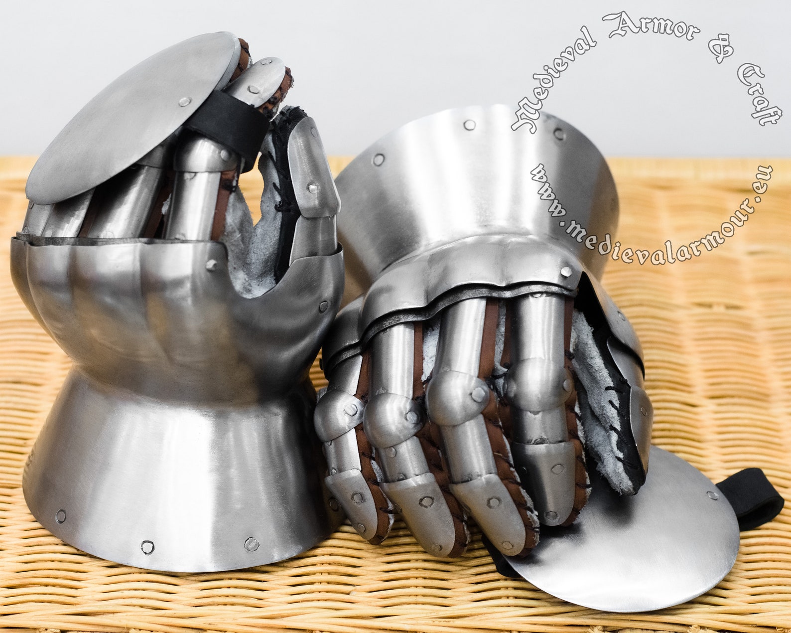Medieval Hourglass Gauntlets With Segmented Fingers for 14th. - Etsy