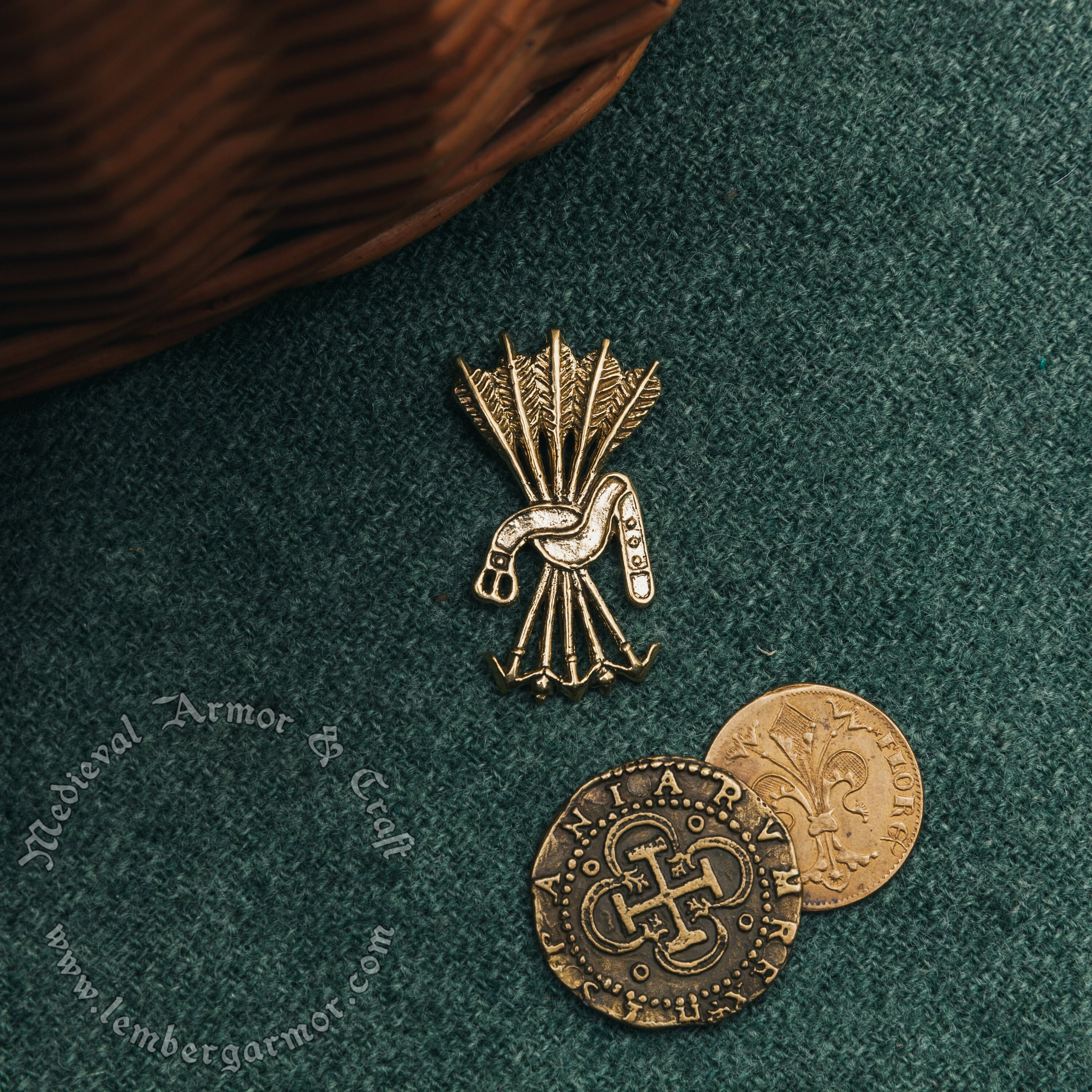Arrows Pin, a Replica of the Badge of Arthur, Prince of Wales. for a ...