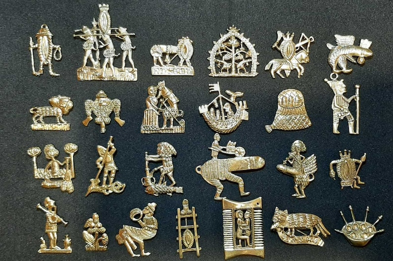 The Hawking Scene Pilgrim Badge. Medieval Pin for a Hat or a - Etsy