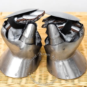 Medieval Hourglass Gauntlets With Segmented Fingers for 14th. Knights ...