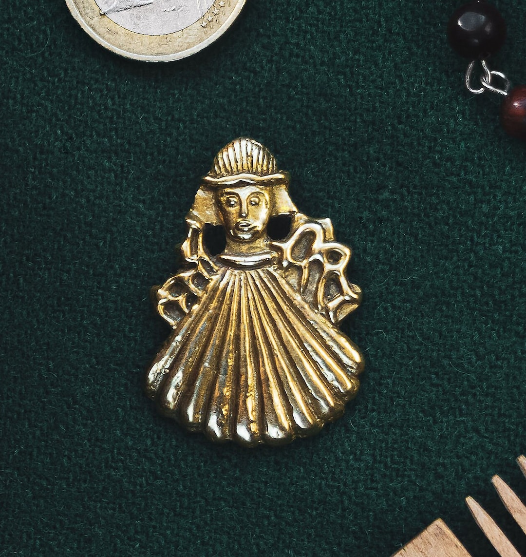 Shell Medieval Badge. A Man in a Pilgrims Hat and a Long Coat. Pin for ...