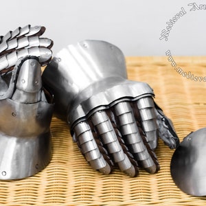 Medieval Hourglass Gauntlets With Scales on the Fingers for 14th ...