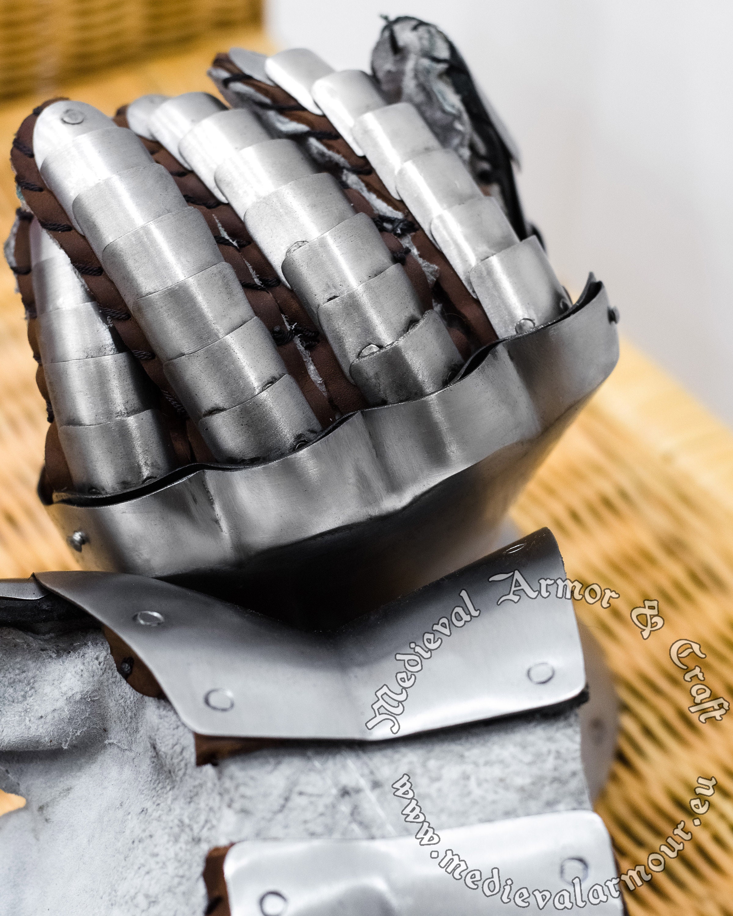 Medieval Hourglass Gauntlets With Scales on the Fingers for | Etsy