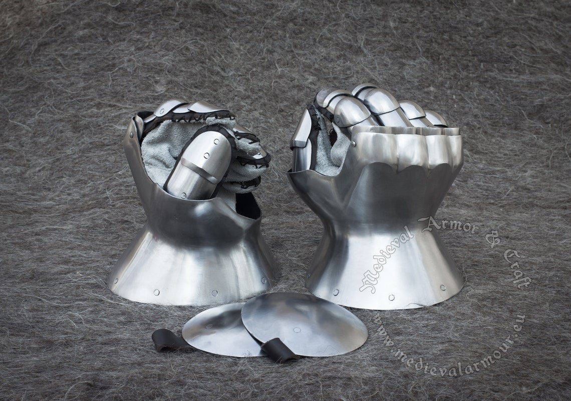 Medieval Hourglass Gauntlets With Segmented Fingers for 14th. - Etsy