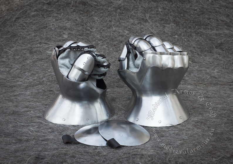 Medieval Hourglass Gauntlets With Segmented Fingers for 14th. - Etsy
