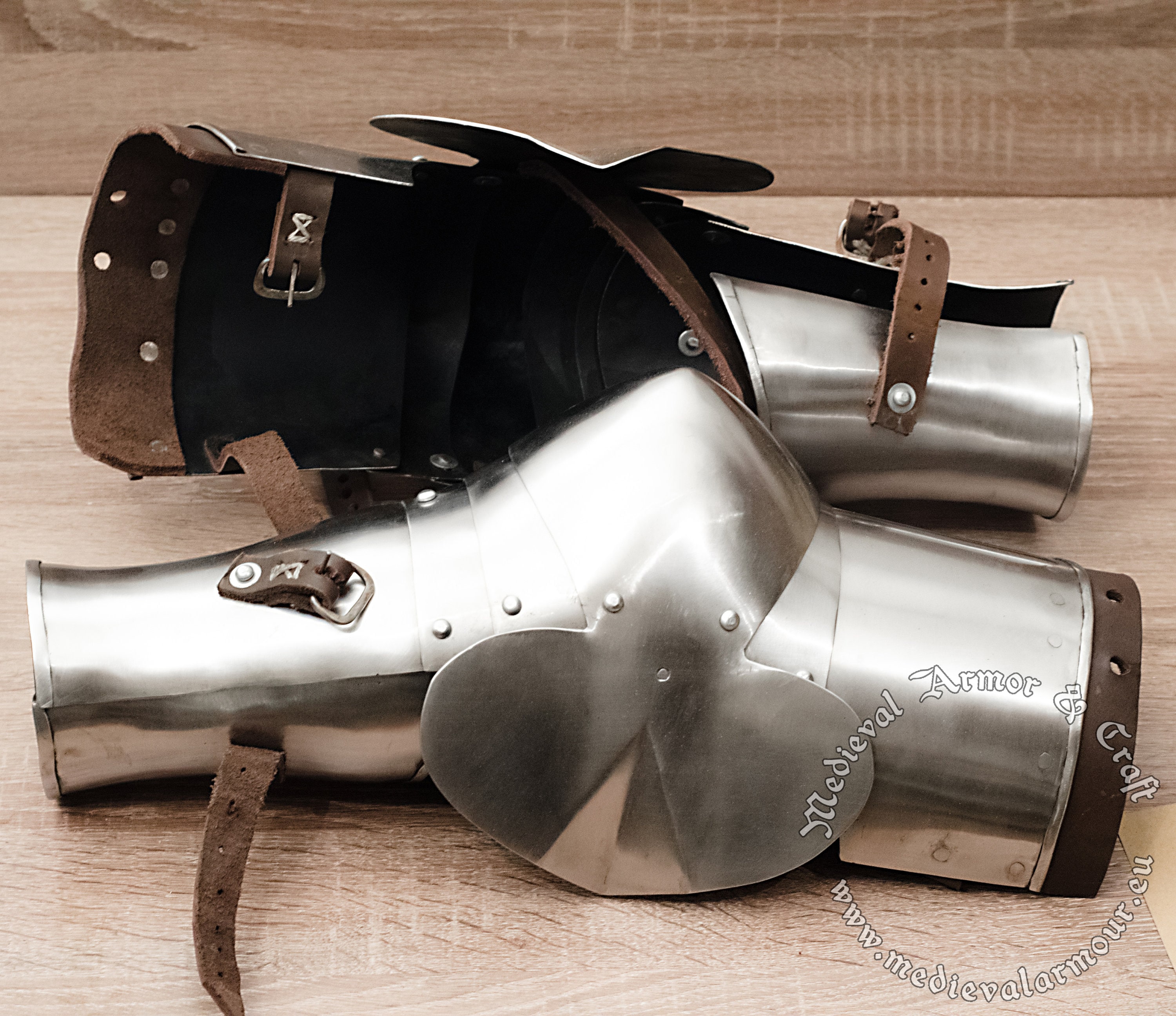 Full Plate hand protection from Churburg castle. It is | Etsy