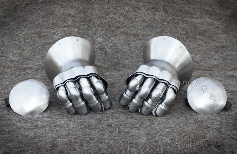 Medieval Hourglass Gauntlets With Segmented Fingers for 14th. - Etsy