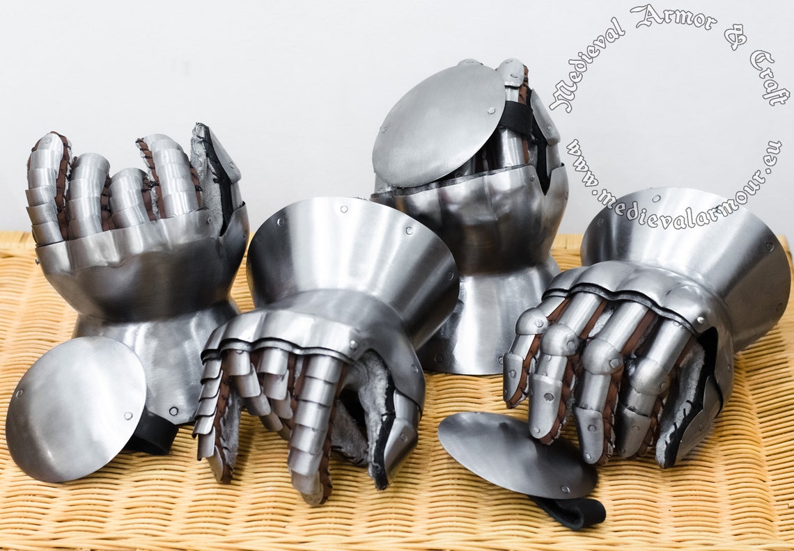 Medieval Hourglass Gauntlets With Segmented Fingers for 14th. - Etsy