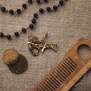 Hand With Heart Pierced Medieval Badge. Pilgrim Pin for a Hat or a ...