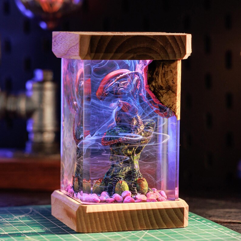 Custom Xenomorph Resin Lamp, Ali.en Epoxy Lamp, Custom Sta.r Wars Night ...