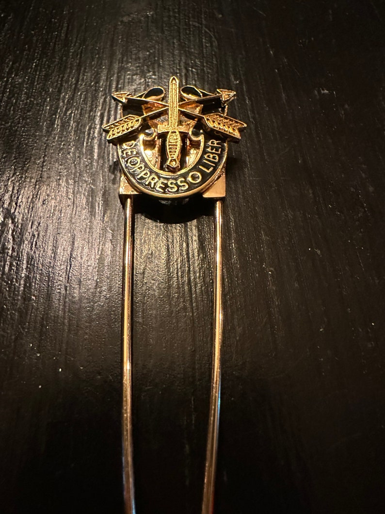 US Army Special Forces Kilt Pin - Etsy