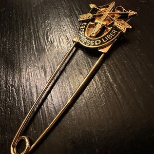 US Army Special Forces Kilt Pin - Etsy