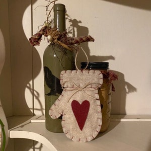 Primitive Felt Mitten 6x4 Wall Hanging, Winter Mitten Decor, Country ...
