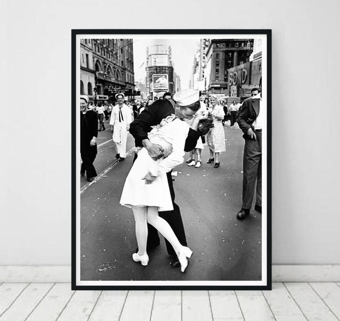 V-J Day in Times Square Print Kiss Print Kiss in Times - Etsy