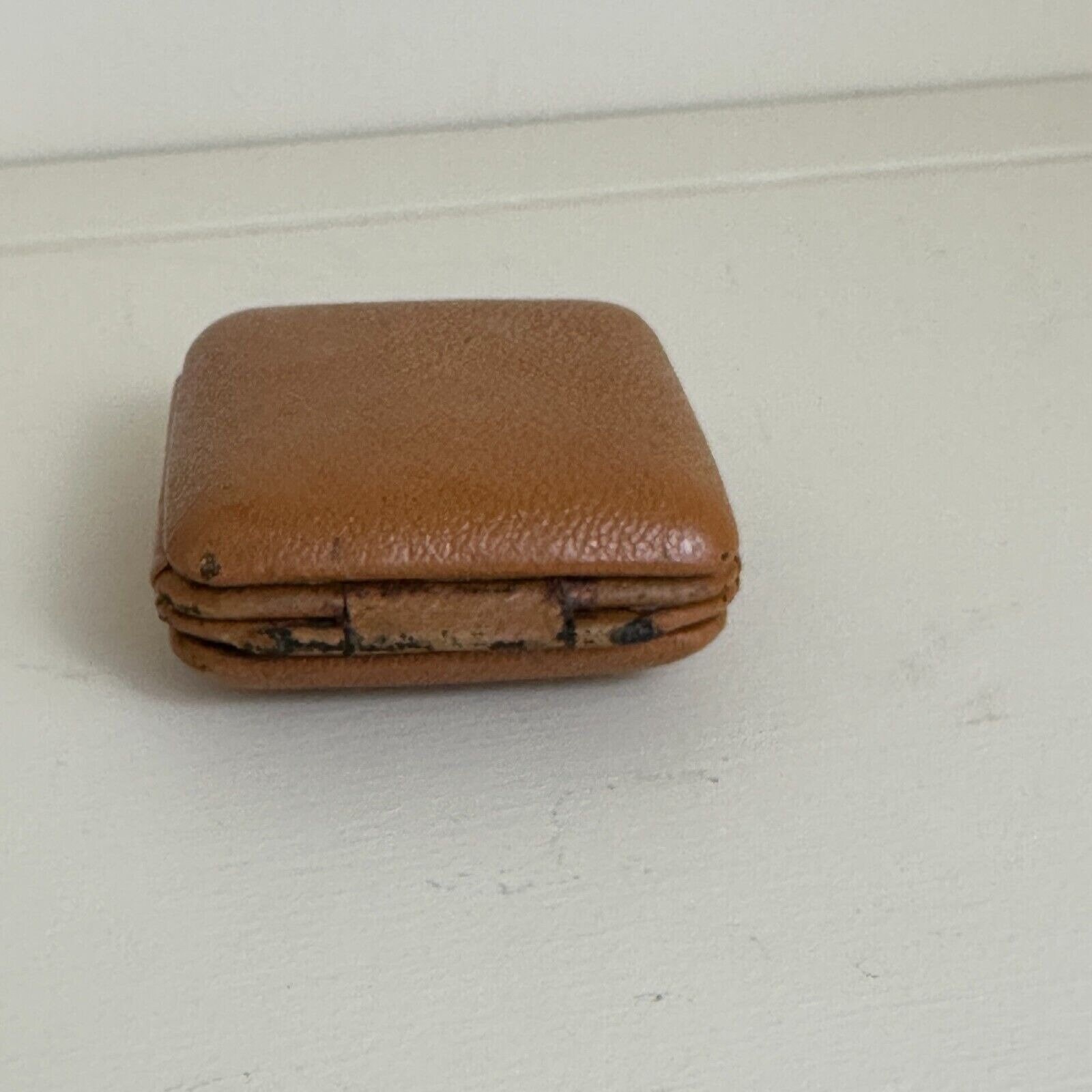 Vintage MCM Seth Thomas 7 Jewels Travel Alarm Clock Leather Clam Shell ...