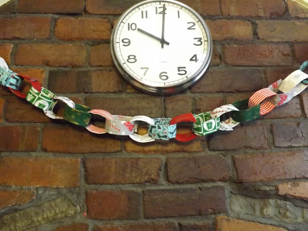 Christmas Fabric 'paper' Chain Decoration, 2m Length, Reusable Festive ...