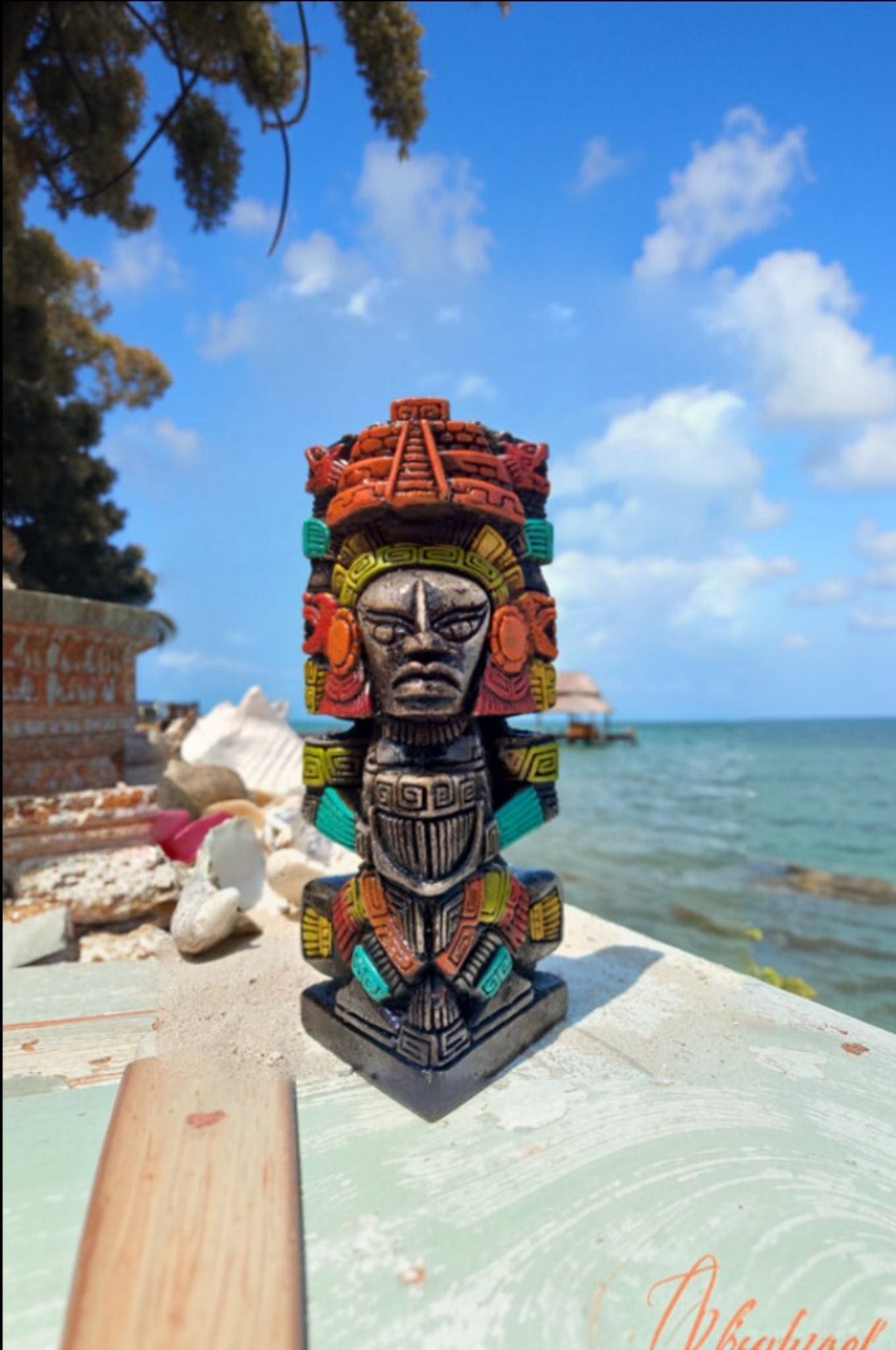 Mayan Totem chichen Itza Mystical Sculpture of Ancient God With Pyramid ...