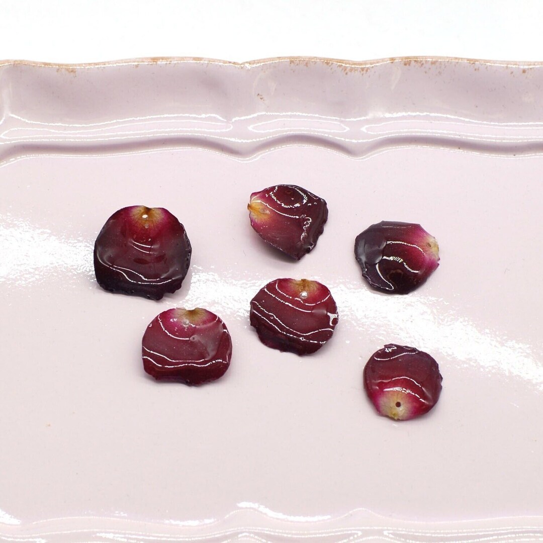 6PCS Dry Rose Flower Petals Charm With Hole, Red Resin Rose Petals ...