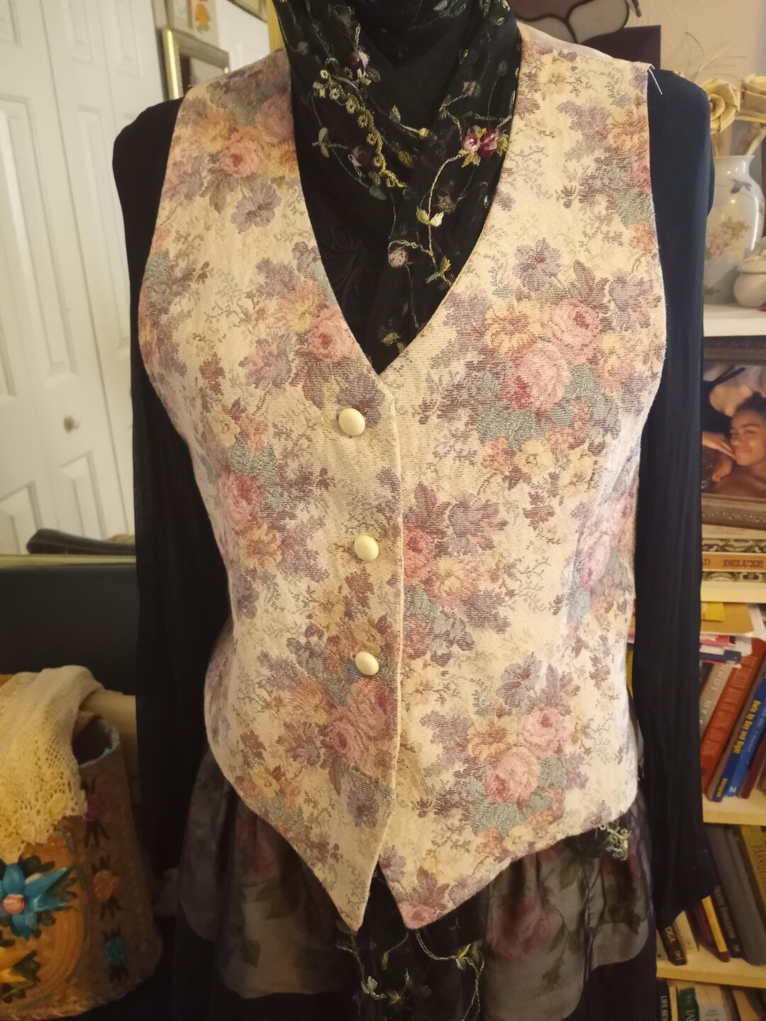 Vtg Allison Blair Rose Tapest7ry Vest With Acrylic Button Front With ...