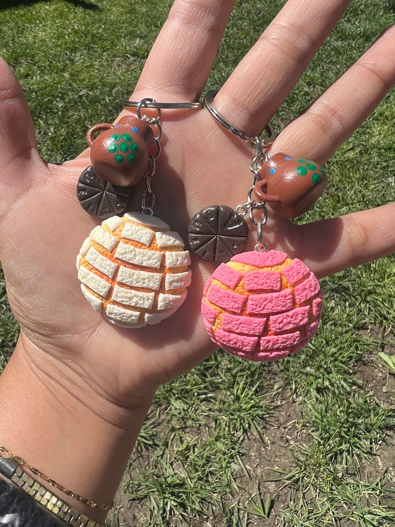 Concha Con Taza De Chocolate Keychain - Etsy