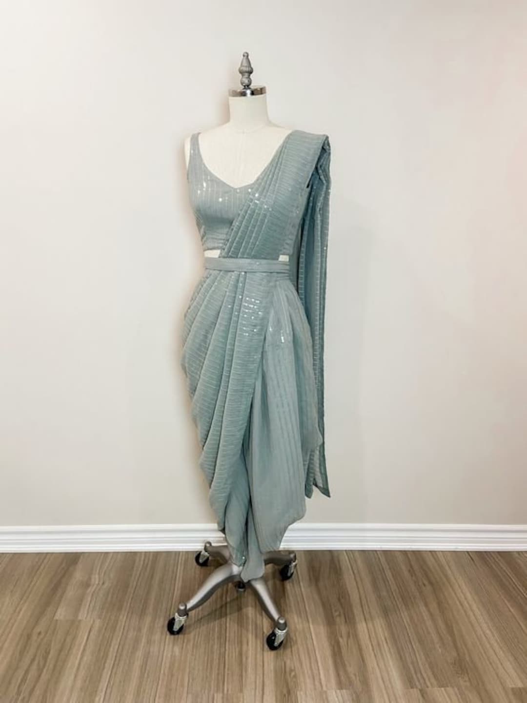 Gray Crop Top With Dhoti Pants and Attached Dupatta Set for Women Indo ...