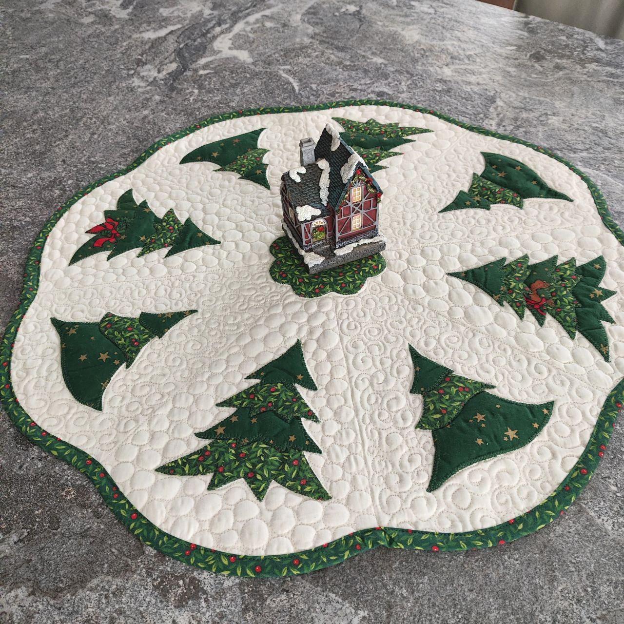 Quilted Christmas Table Topper Holiday Centerpiece Table Runner Quilt ...