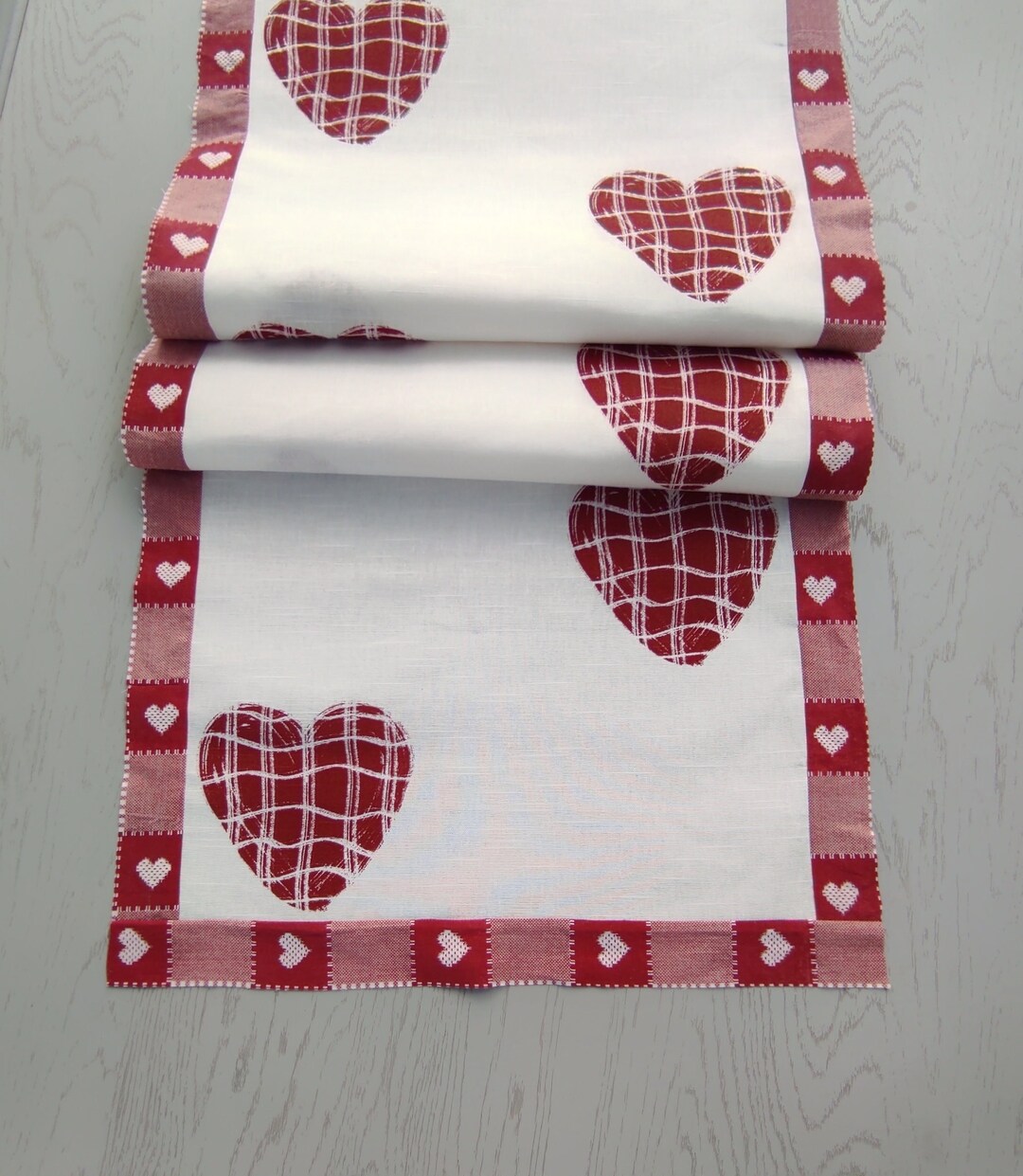 Heart Table Runner Valentine Day Table Runner Holiday Red Table Runner ...