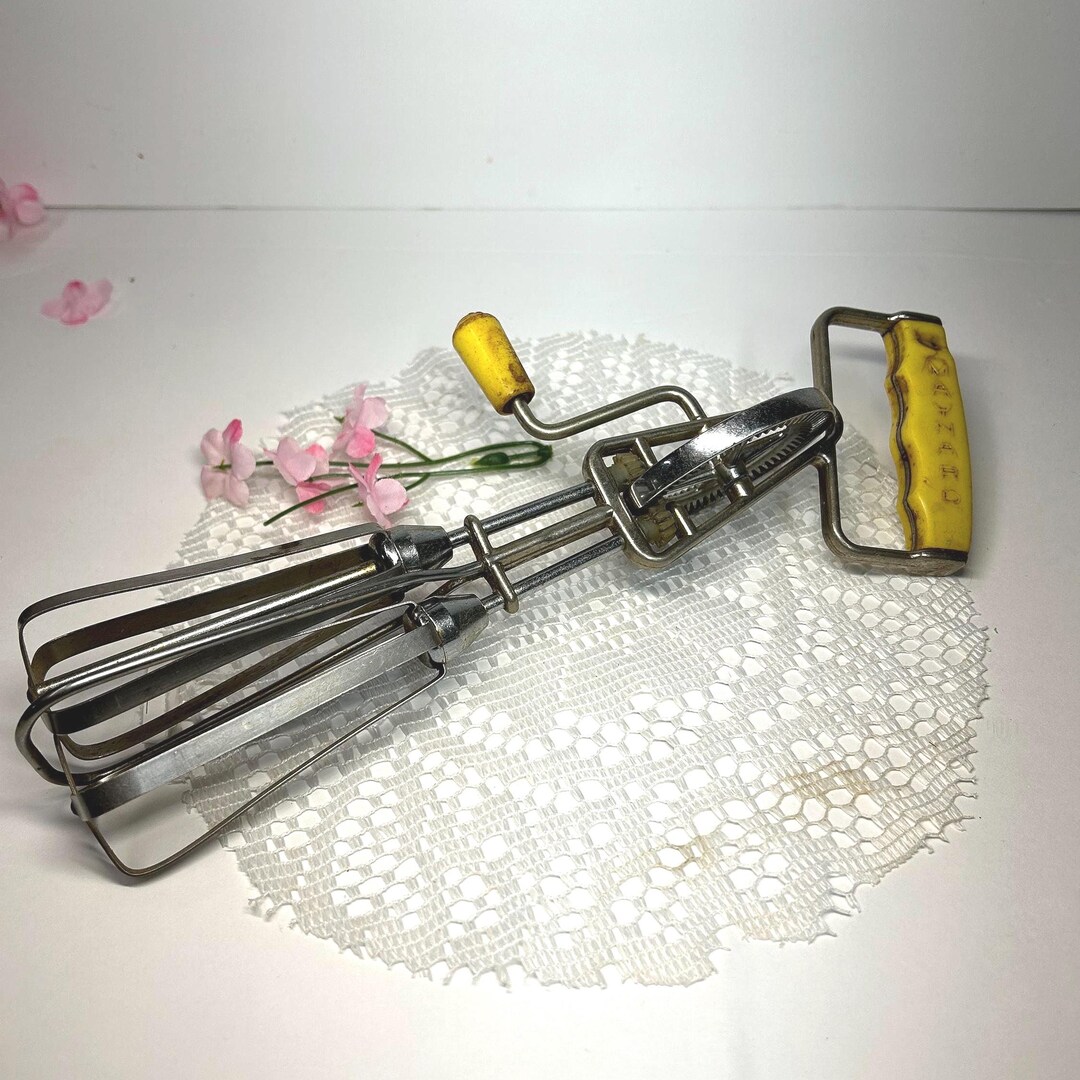 Vintage Maynard Hand Mixer - Etsy