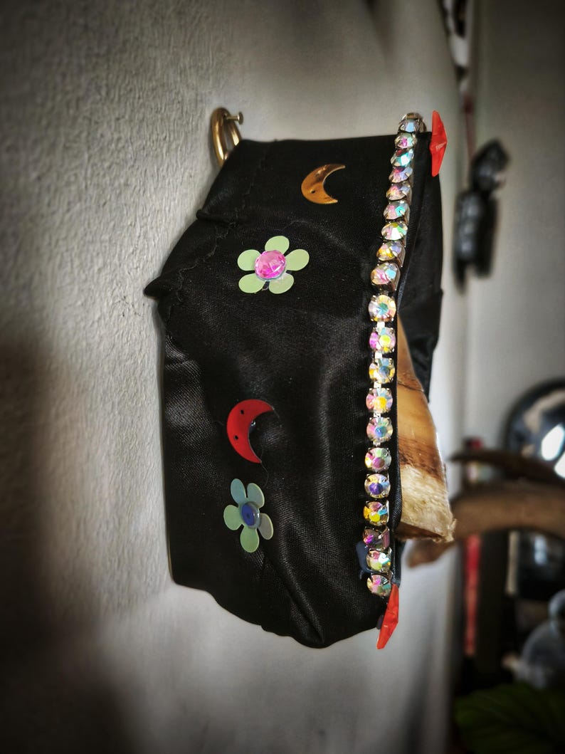 Devil's Hoof Altar Art – Gothic Witch Shrine, Vulture Culture Decor - Etsy