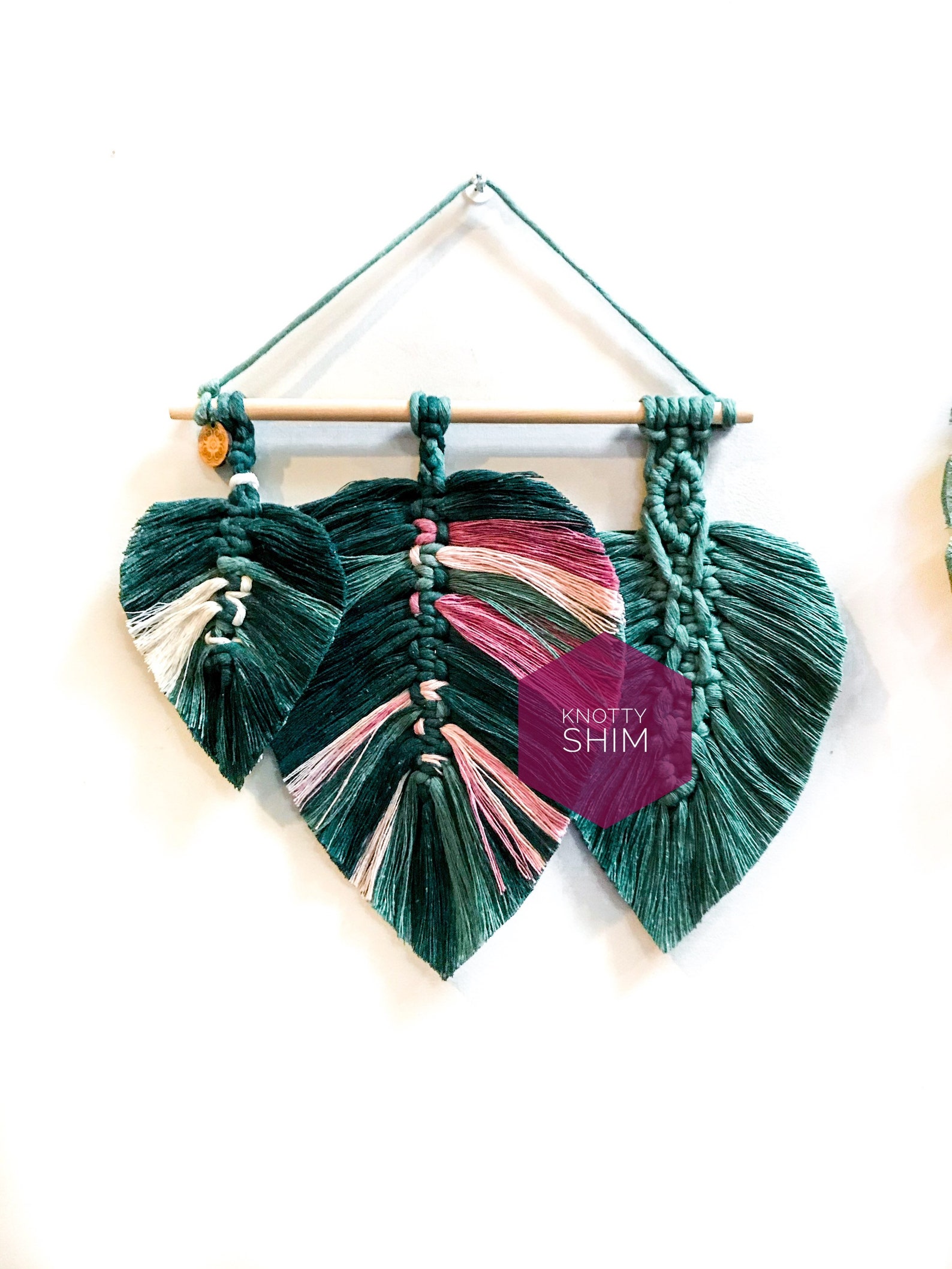 Macrame leaf pink princess philodendron wall hanging | Etsy