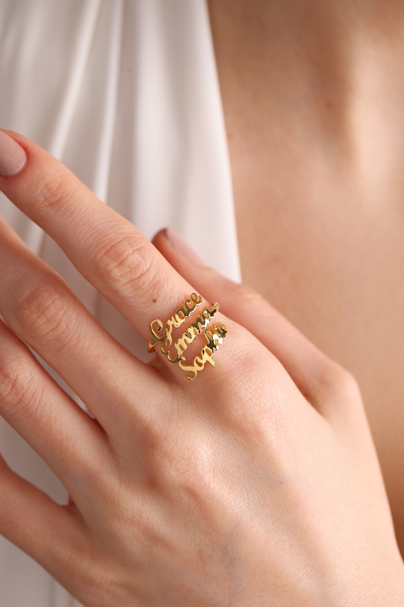 Multiple name ring store
