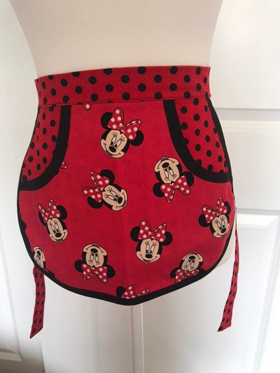 Minnie Mouse Childrens Apron / Minnie Mouse / Birthday Gift / Cooking ...