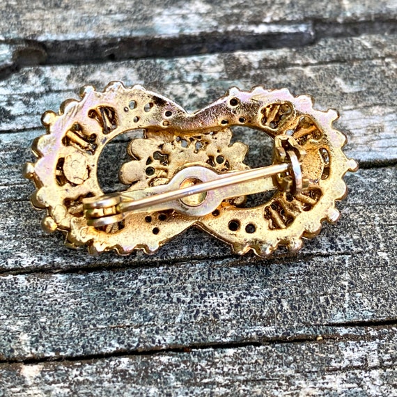 Gold Infinity Symbol/Venn Diagram Brooch/Pin With Red… - Gem