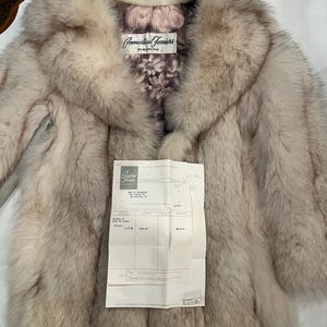 Vintage 1970s Connecticut Furriers Natural Blue Fox Short Coat. Amazing ...
