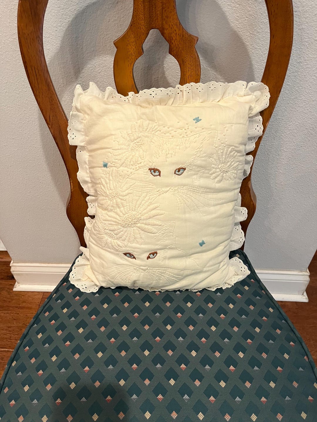 Vintage Hand Made Crewel Style Cream Cat Faces and Floral Embroidery ...