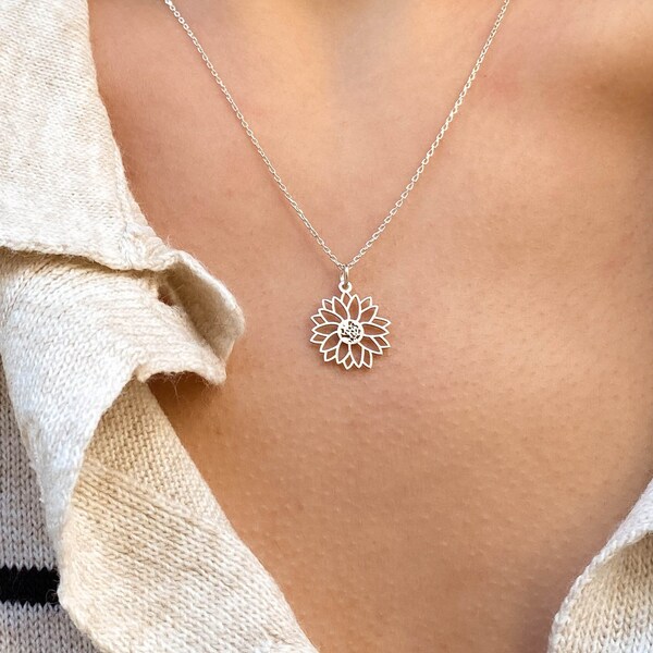 Daisy Necklace - Etsy