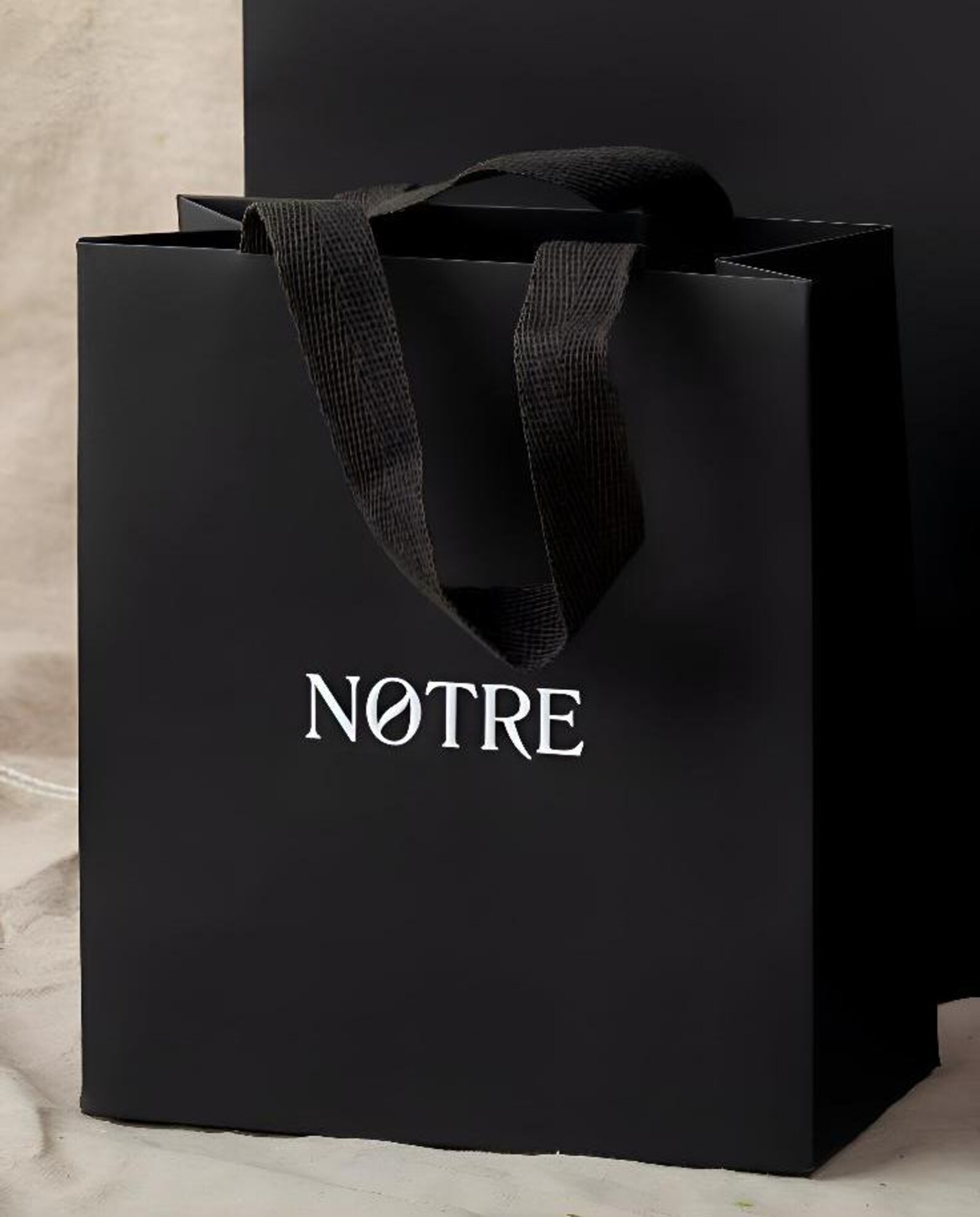 Luxury Retail Paper Bags With Custom Printing Bespoke Paper Bags With ...