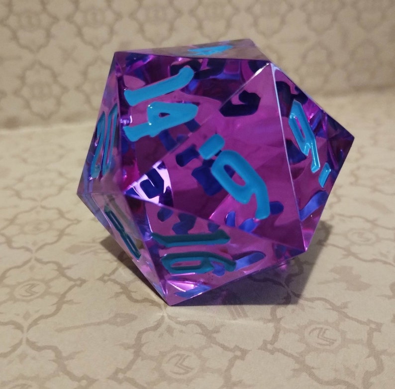 Giant 'The Biggest' D20 RPG single dice 55mm - Etsy México