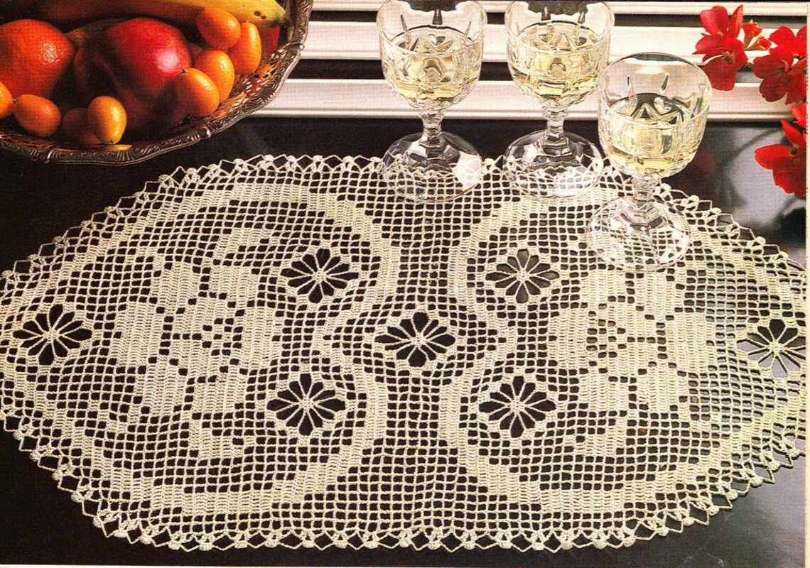 Crochet Table Runner With Hearts, Crochet Hearts Doily, Crochet Hearts ...