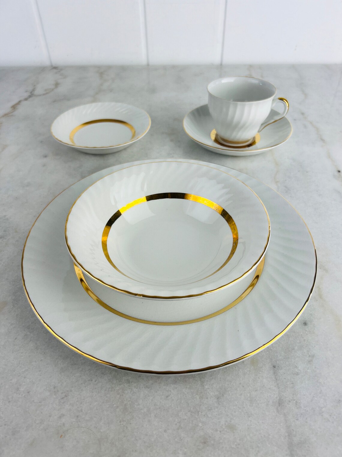 Vintage Barratt's Golden Anniversary Dinnerware, 22-karat Trim, 36 ...