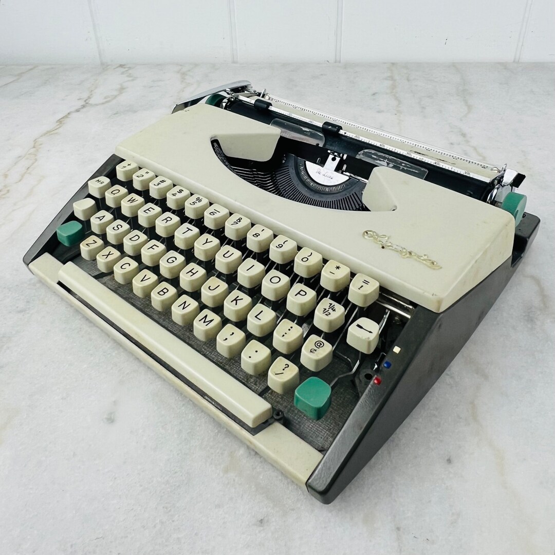 Vintage 1962 Olympia Deluxe Portable Typewriter Grey Black Clamshell ...