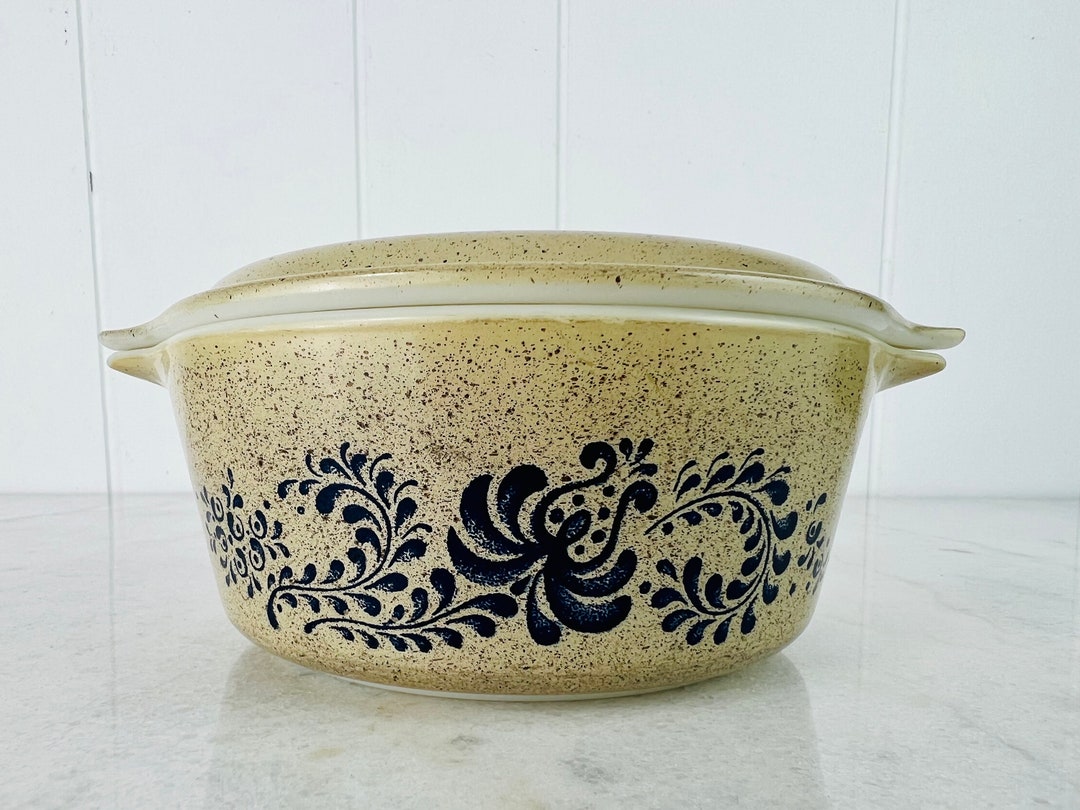 Vintage Pyrex Casserole Dish With Lid, Homestead Cinderella Round ...