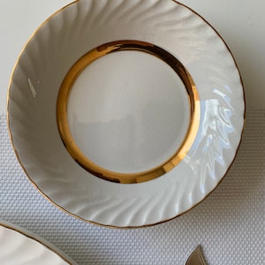 Vintage Barratt's Golden Anniversary Dinnerware, 22-karat Trim, 36 ...