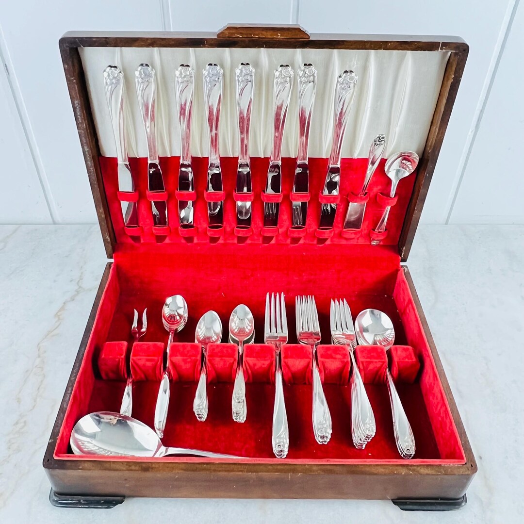 46-piece 1847 Rogers Bros Daffodil Silverware Set, Silverplate Cutlery ...