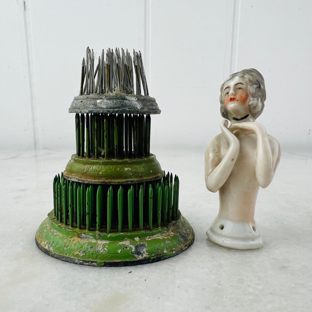 Vintage Vogue Flower Frog Set, Metal Floral Arrangement - Etsy
