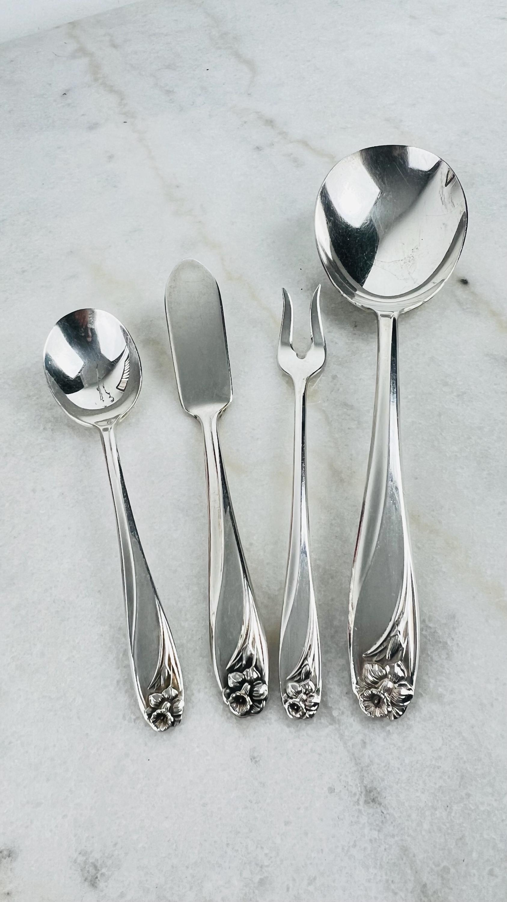 1847 Rogers Bros 'daffodil' Pattern Flatware Set, 47 Pieces Service for ...