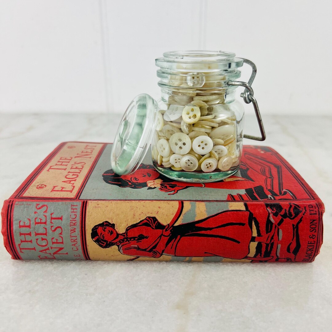 Collection of 300 Vintage White Mother of Pearl Buttons, Melamine ...