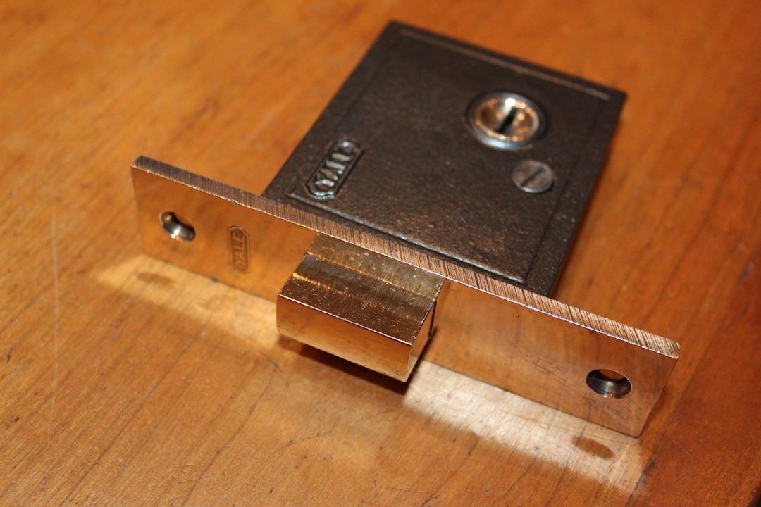 Restored Antique Yale Short Body Cast Iron Mortise Deadbolt Lock #290 R ...