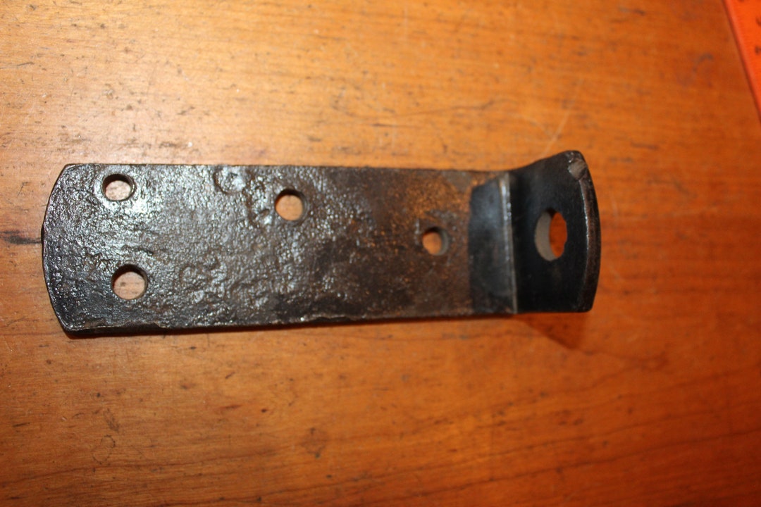 Vintage Heavy Cast Iron Door Gate Catch Receiver for 5/8" Slide Bolt E ...